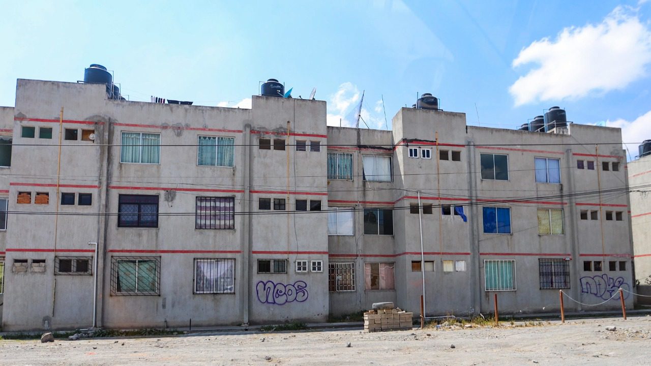Engaños Inseguridad Y Olvido La Vida En Colinas Del Sol Ad Noticias