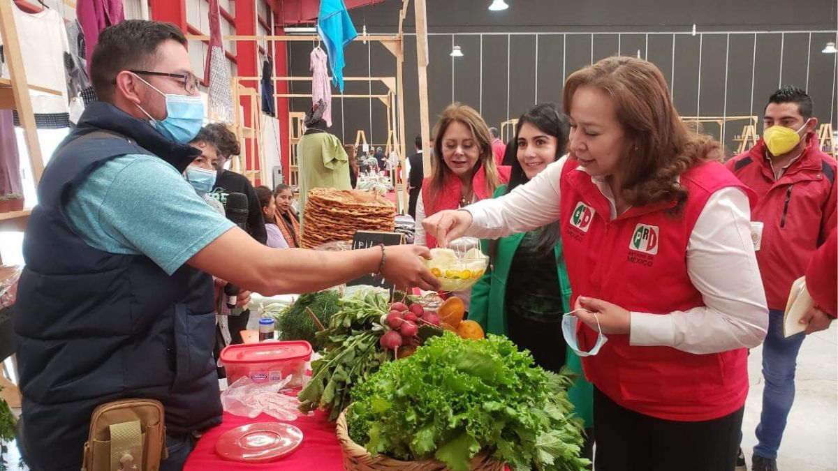 Trabajadores de ICATI asisten a evento del PRI en horario laboral