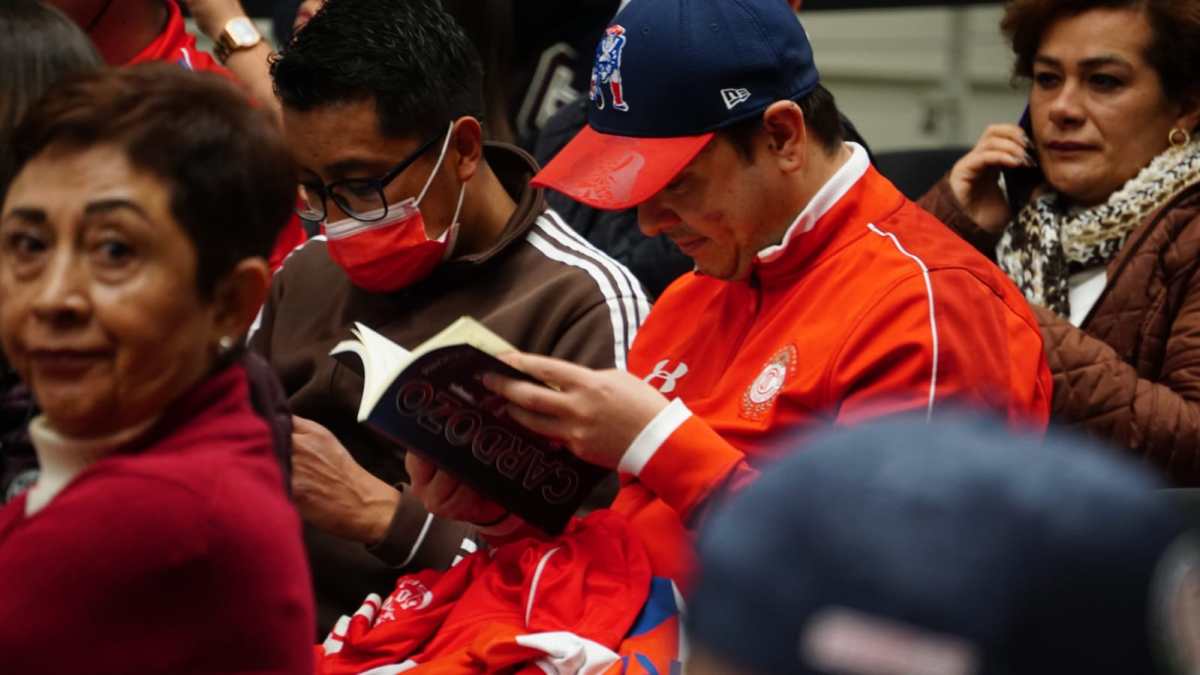 La firma del Diablo, José Cardozo dio autógrafos y convivió con la ...
