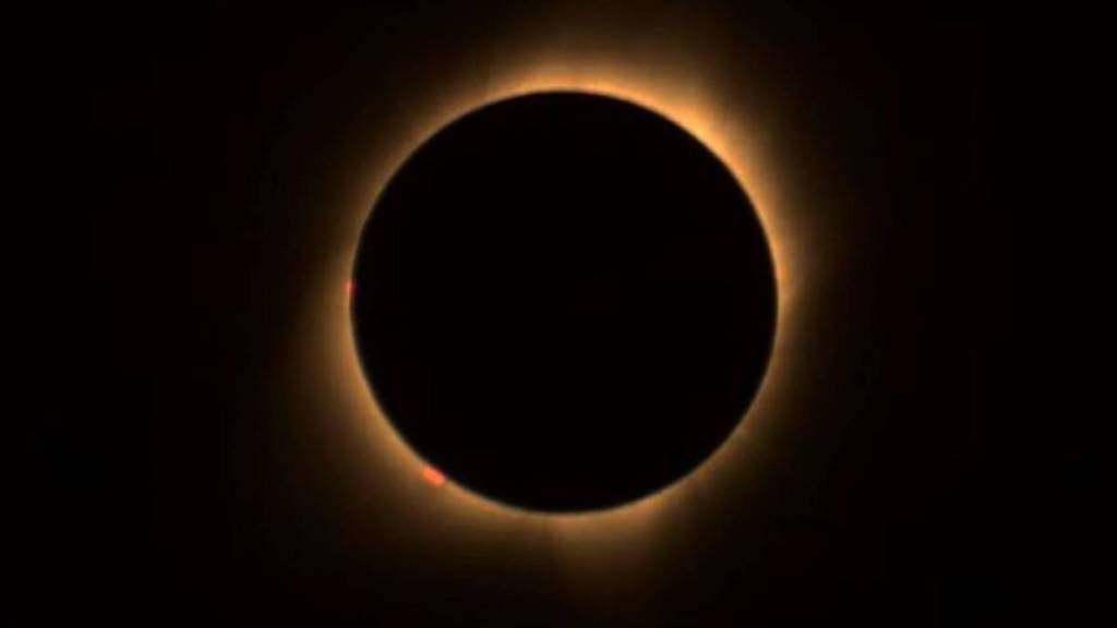 ¿Dónde y a qué hora ver el eclipse solar híbrido en México?