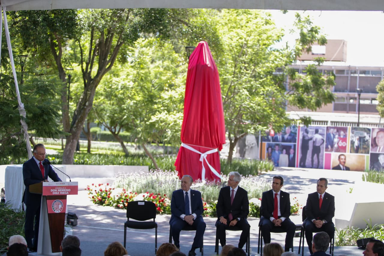 ¿Quién fue Nemesio Diez, el dueño del Toluca FC con estatua en la capital?