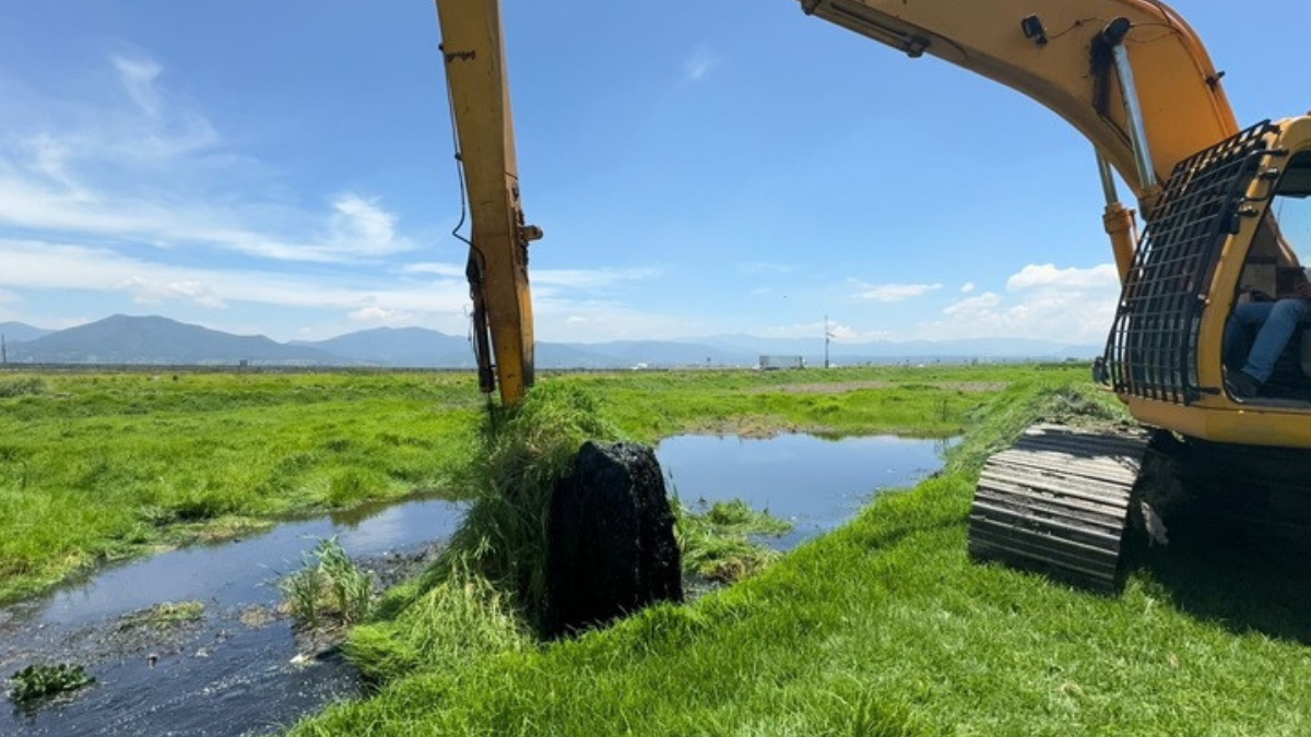 Trabaja ayuntamiento de San Mateo Atenco en retiro de tapón de azolve ...